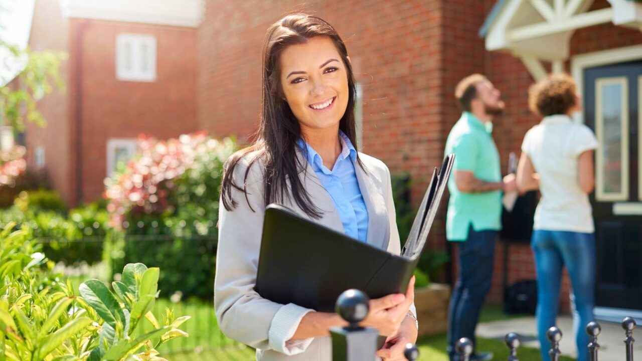 Six Post Ideas For An Estate Agent - feedalpha | Social Media Automation